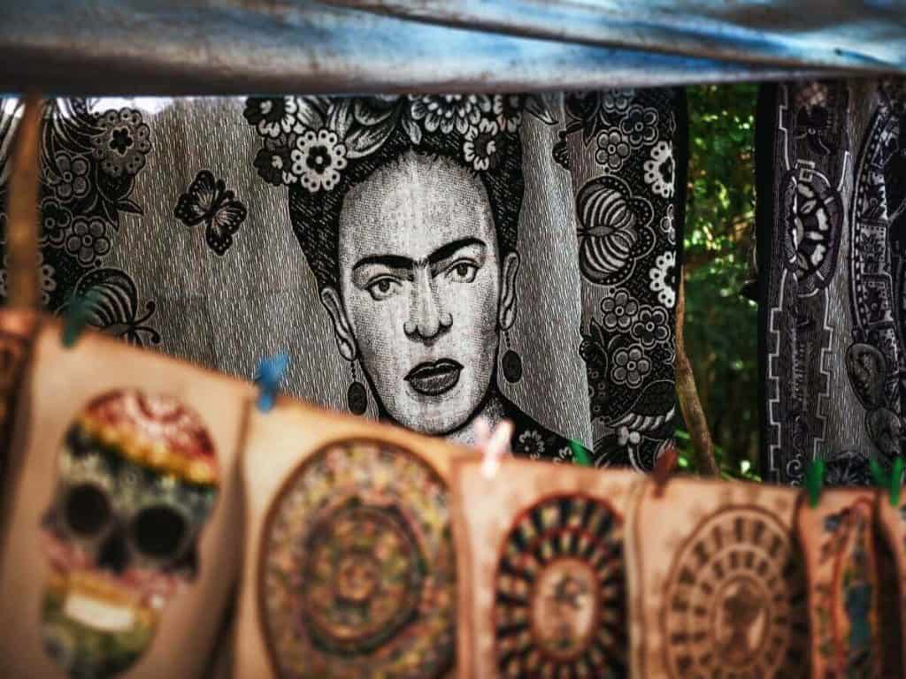 Top 21 Creative Ideas for Your Next Exhibition - People Connect